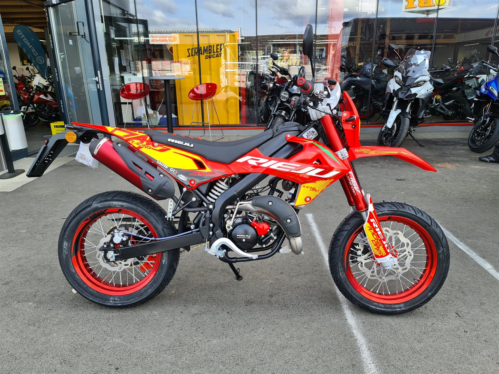 Motorrad Rieju MRT 50 Trophy, rot MRT 50 Trophy Supermoto,, Baujahr ...