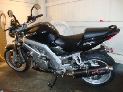 Umgebautes Motorrad Suzuki SV 1000 von bandittom - 1000PS.at