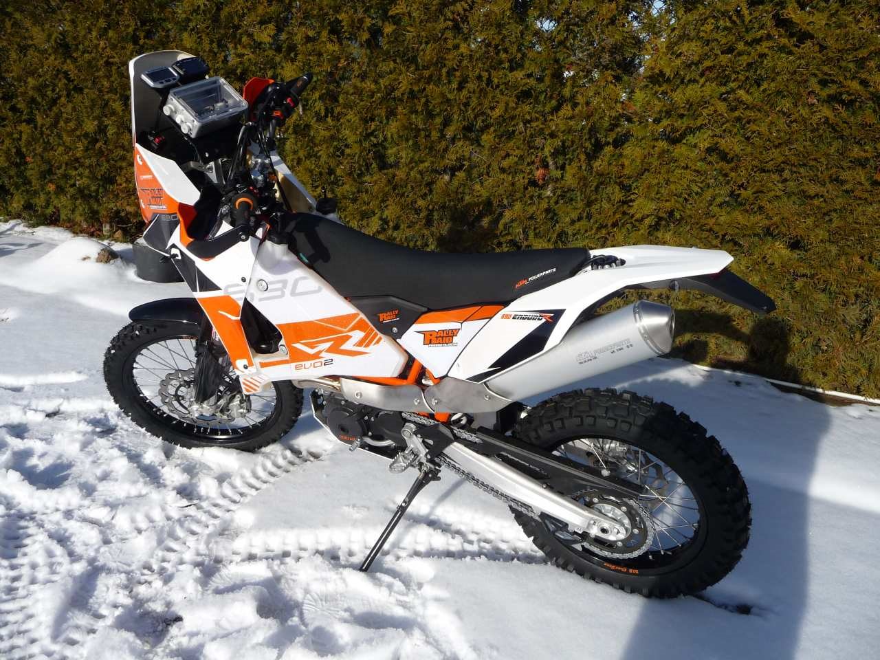 Umgebautes Motorrad KTM 690 Enduro R von Bräuer Motorradsport KG ...