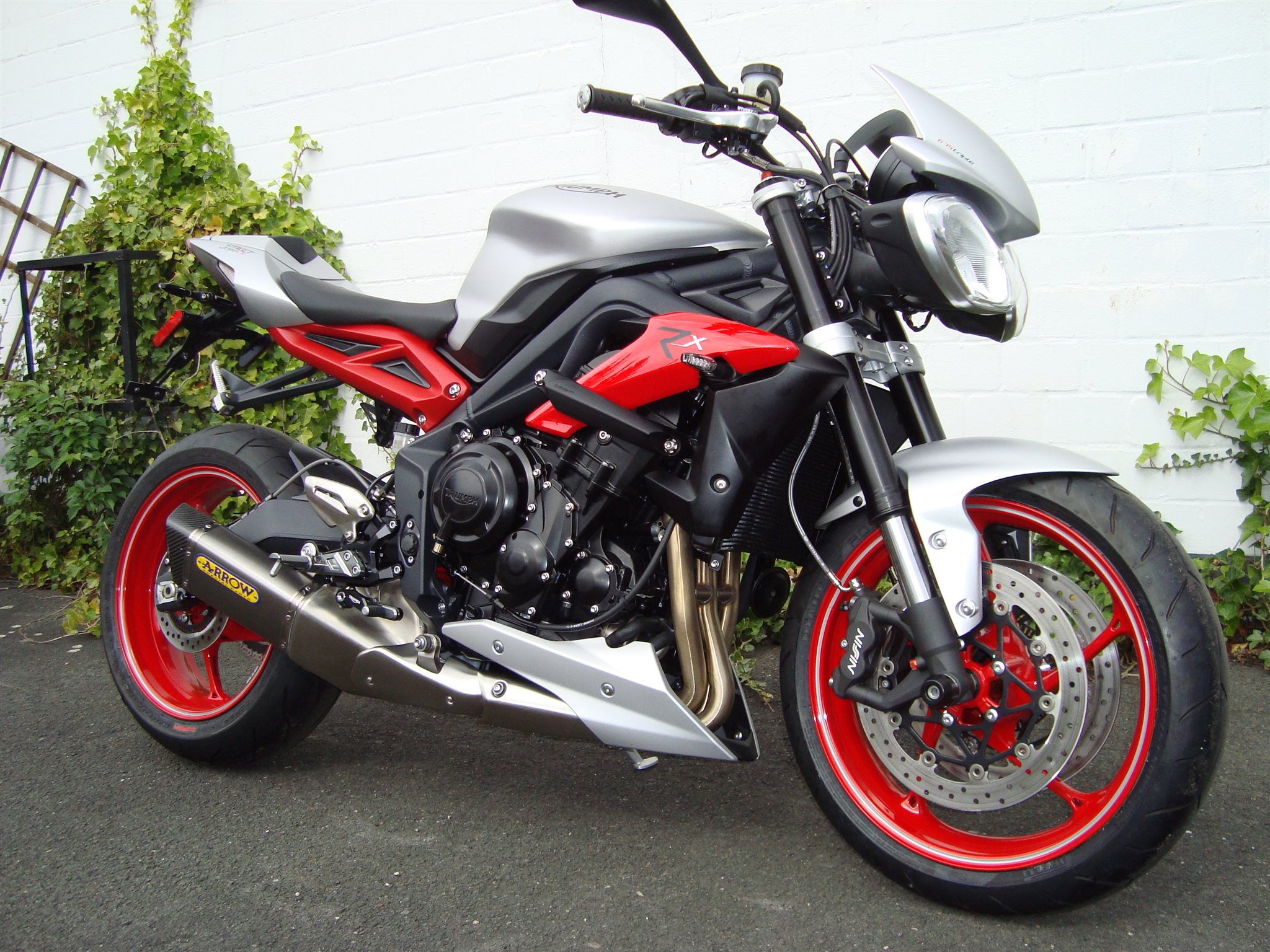 Details zum Custom-Bike Triumph Street Triple RX des Händlers Triumph ...