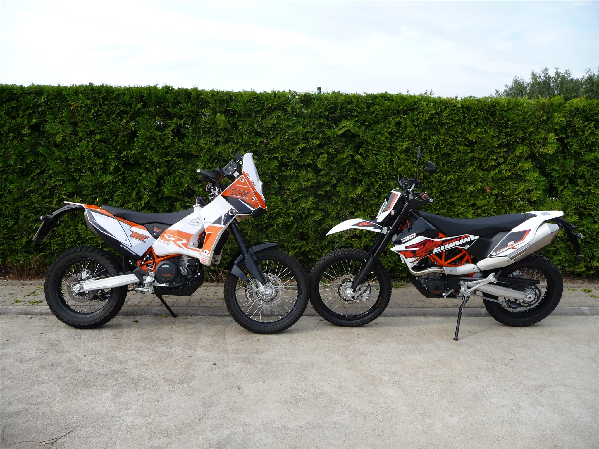 Umgebautes Motorrad KTM 690 LC4 Rally von Bräuer Motorradsport KG ...