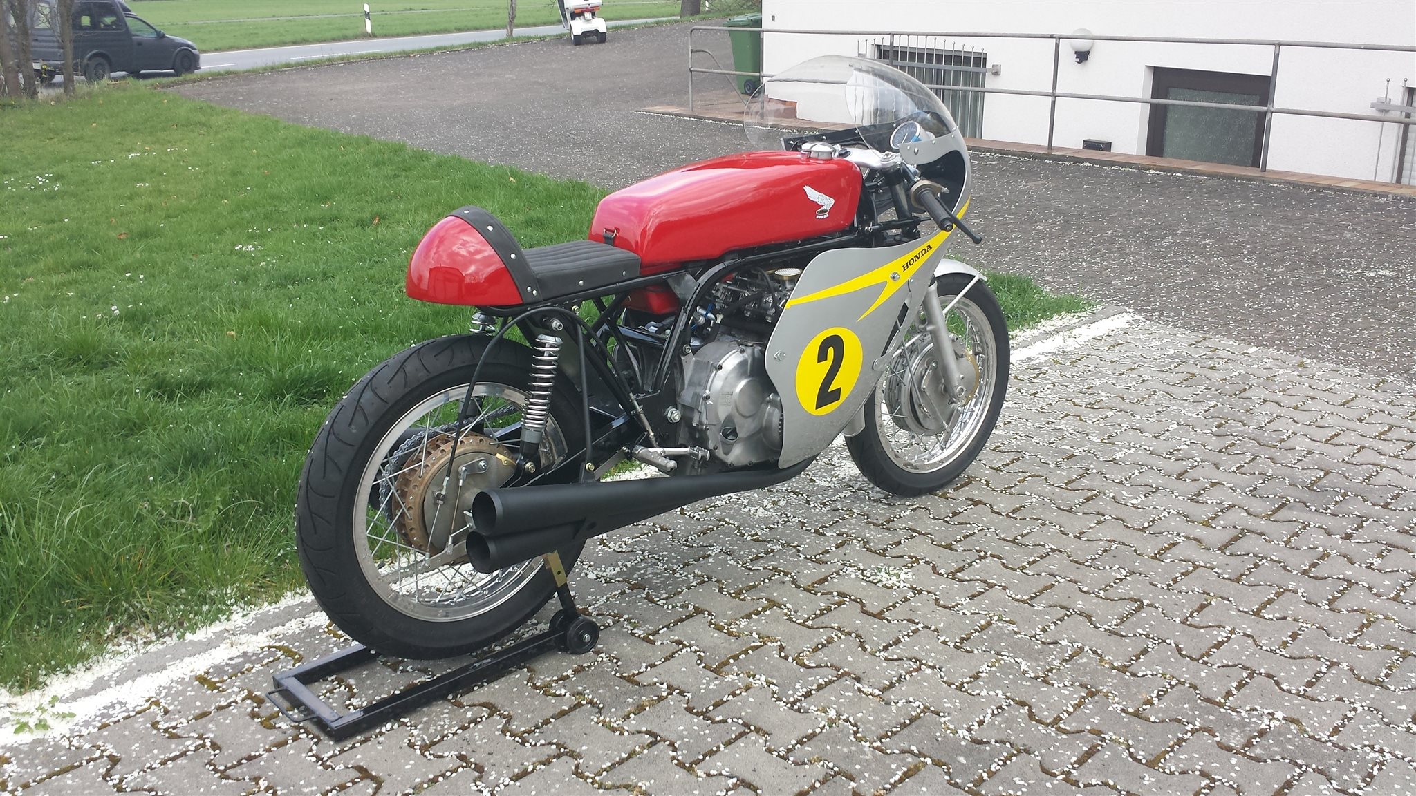 Umgebautes Motorrad Honda RC 181 von Motorrad Wagner - 1000PS.de