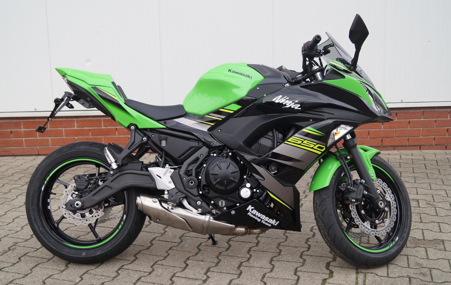 Details zum Custom-Bike Kawasaki Ninja 650 KRT des Händlers Rolf ...