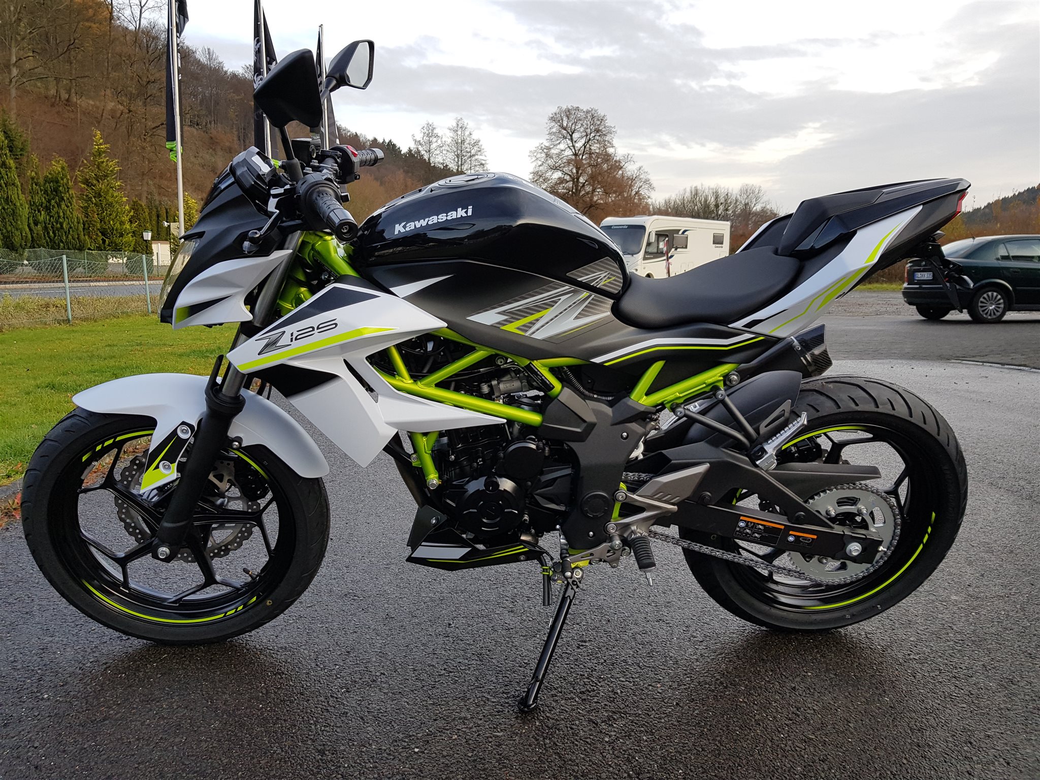 Umgebautes Motorrad Kawasaki Z125 von Motorradhaus Löhmer GmbH - 1000PS.de