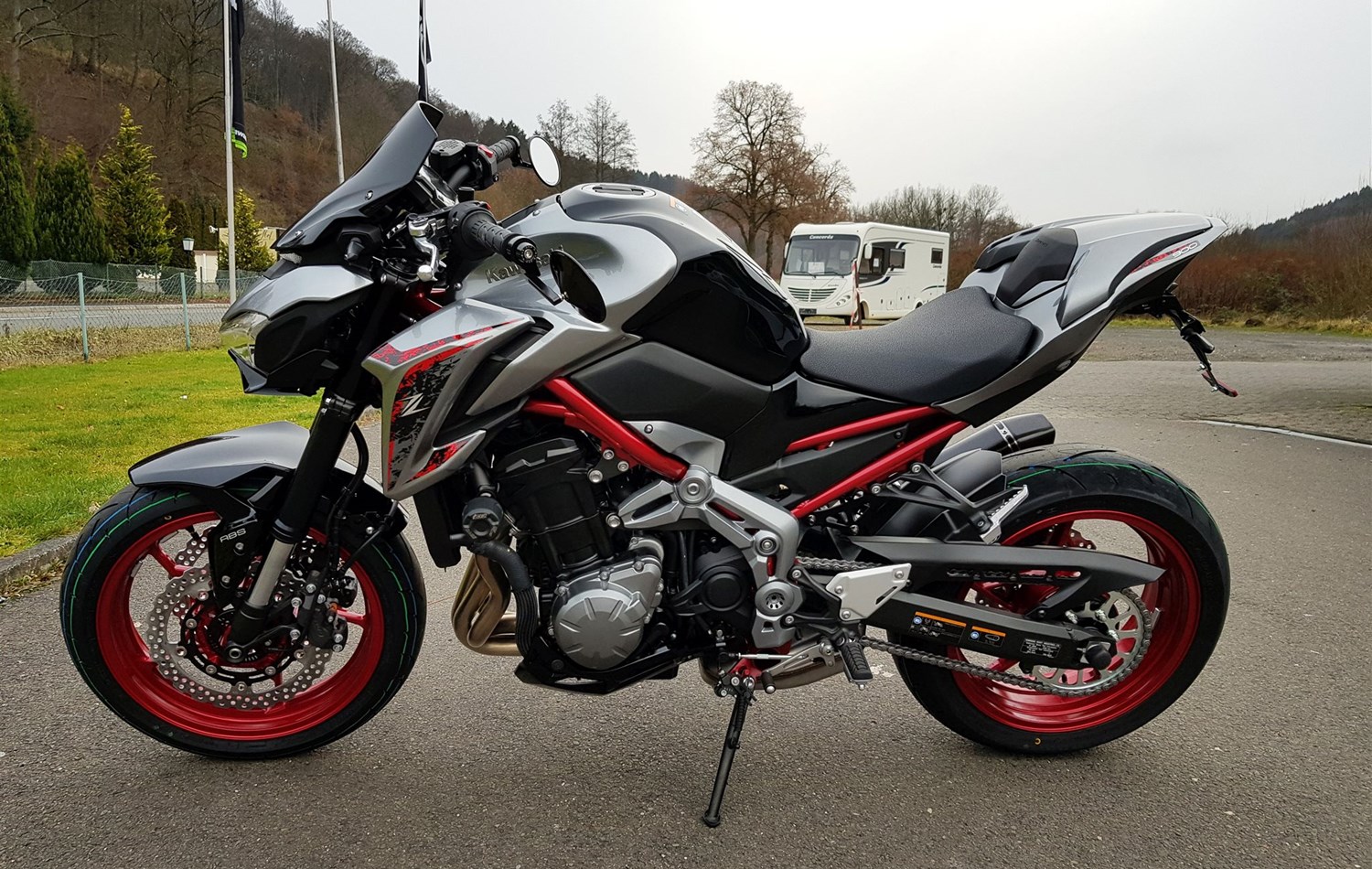 Details zum Custom-Bike Kawasaki Z900 des Händlers Motorradhaus Löhmer GmbH