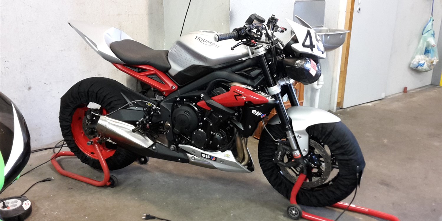 Details zum Custom-Bike Triumph Street Triple 675 R des Händlers Dino ...