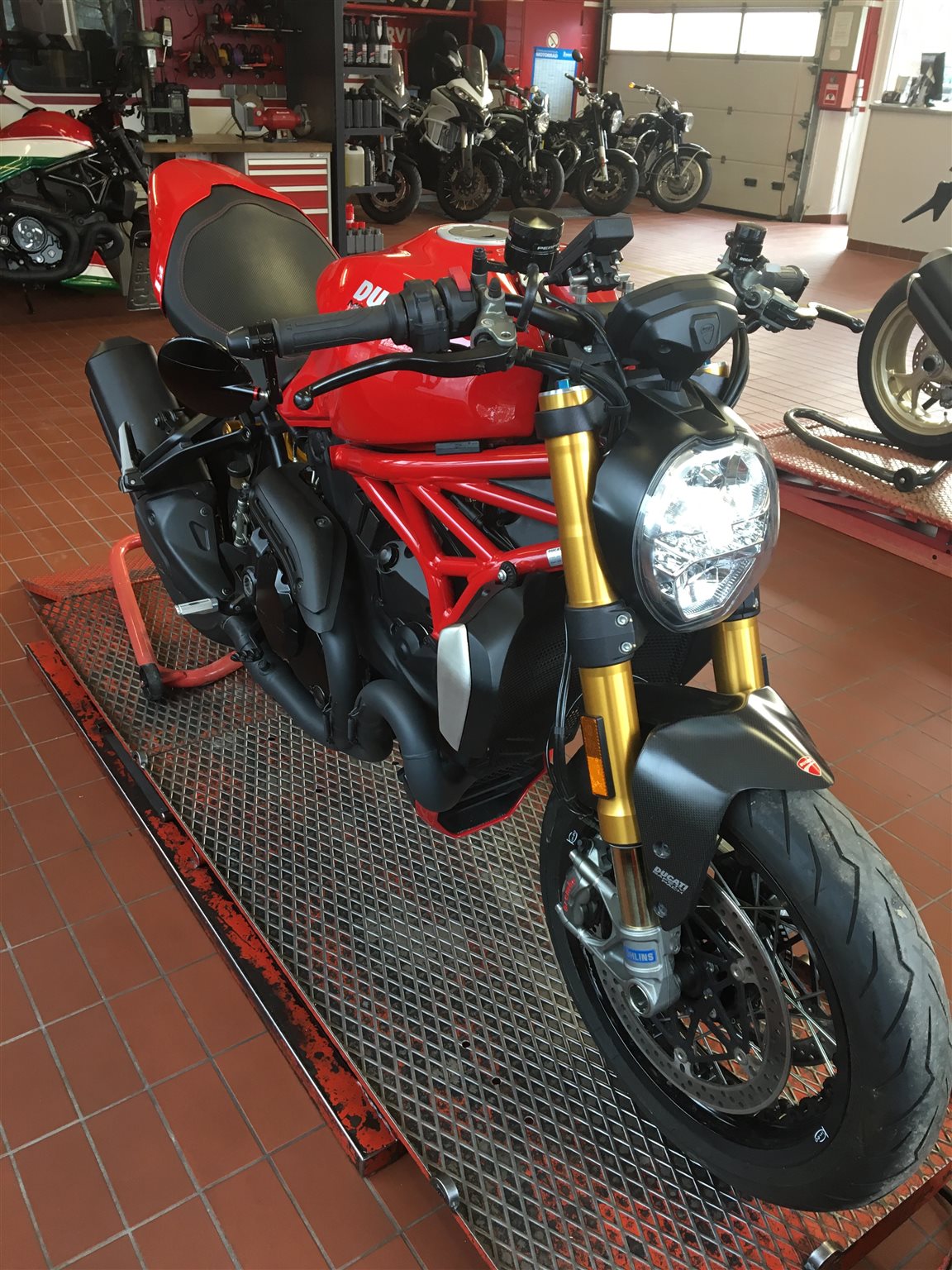 Details zum Custom-Bike Ducati Monster 1200 des Händlers Claus Carstens ...