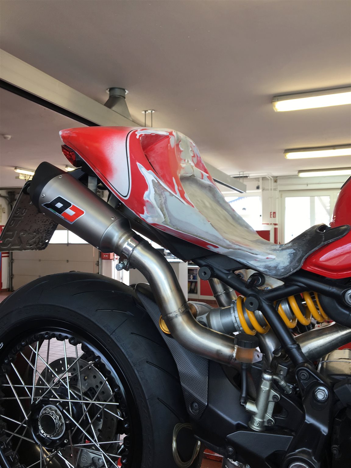 Details zum Custom-Bike Ducati Monster 1200 des Händlers Claus Carstens ...